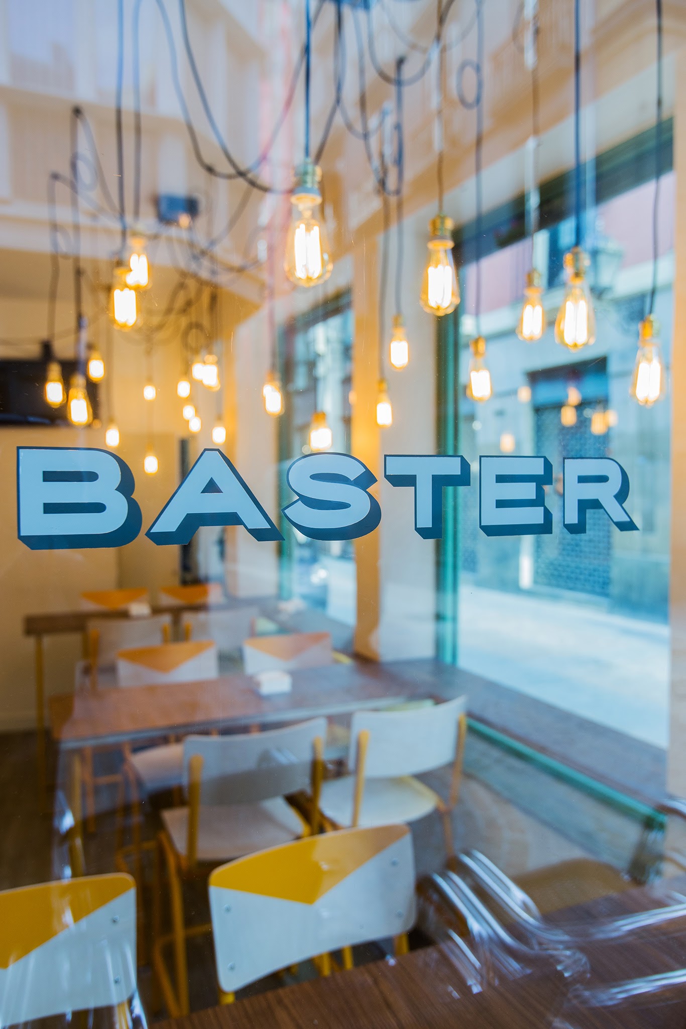 BASTER BAR – Verno | Consultoría de diseño